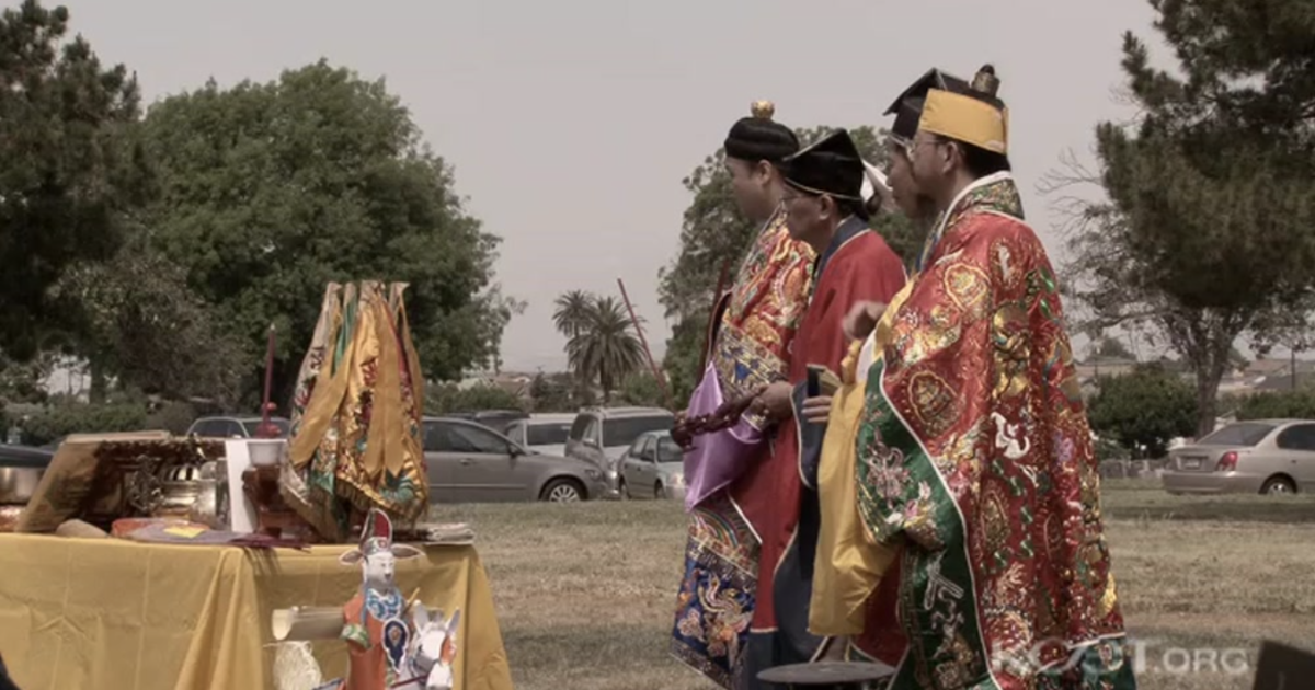 Watch Gilbert Hom - The Evergreen Cemetery - The Ching Ming Ceremony ...