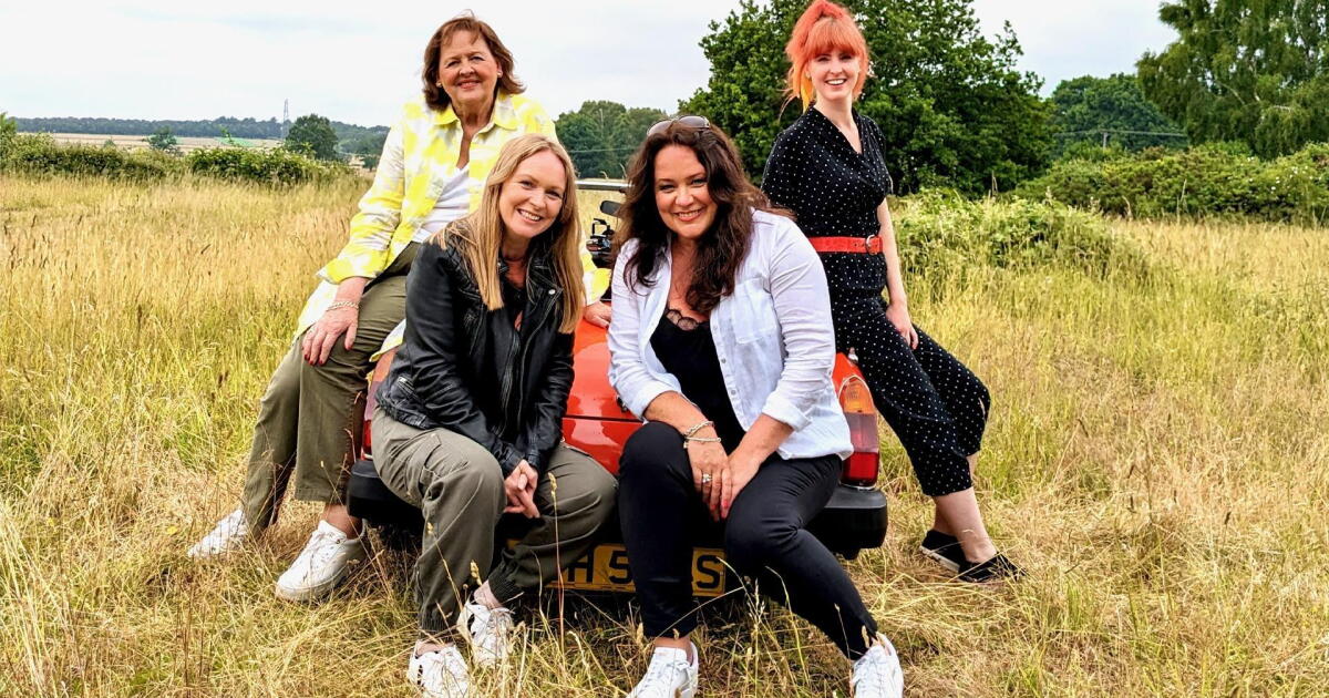 Watch Amy Robbins and Michelle Hardwick | Celebrity Antiques Road Trip ...