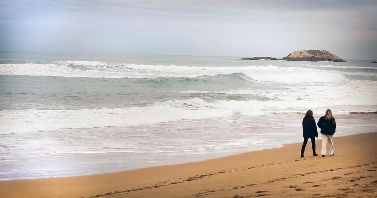 Watch Preview: Sands of Silence: Waves of Courage | Promo | Doc World ...
