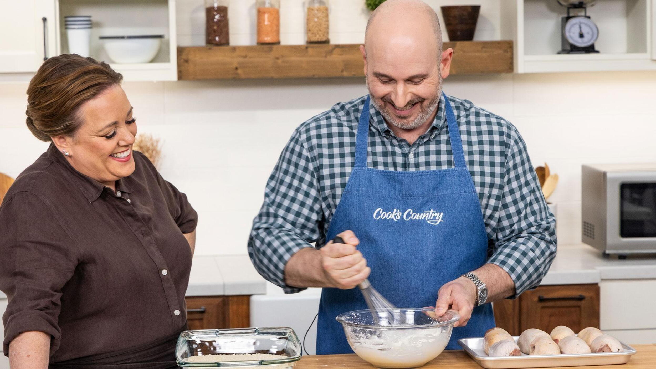 Watch Upper Midwest Classics | Cook's Country Season 18 | PBS SoCal