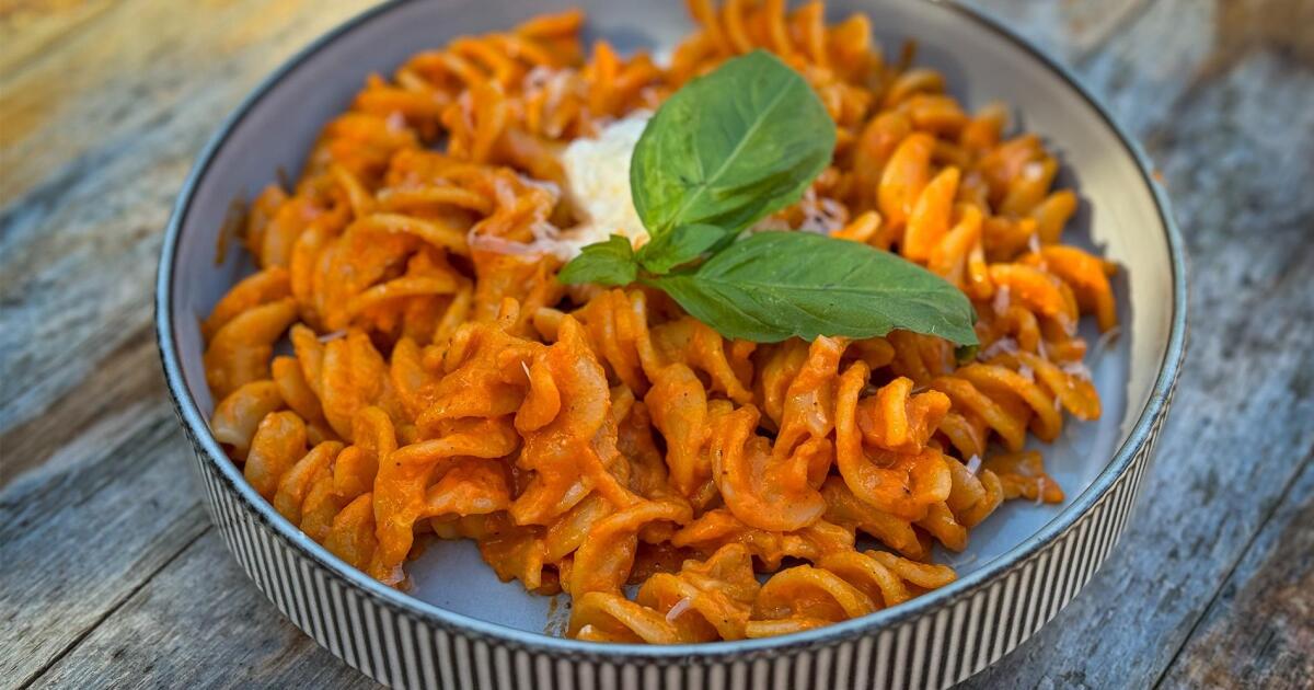 Watch Bell Pepper Pasta – Farm to Fork with Sharon Profis | America's ...